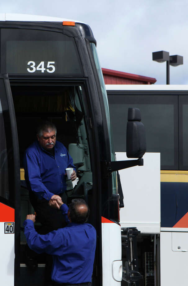 Apple, Yahoo, eBay, Zynga, Genentech bus drivers vote to unionize - SFGate