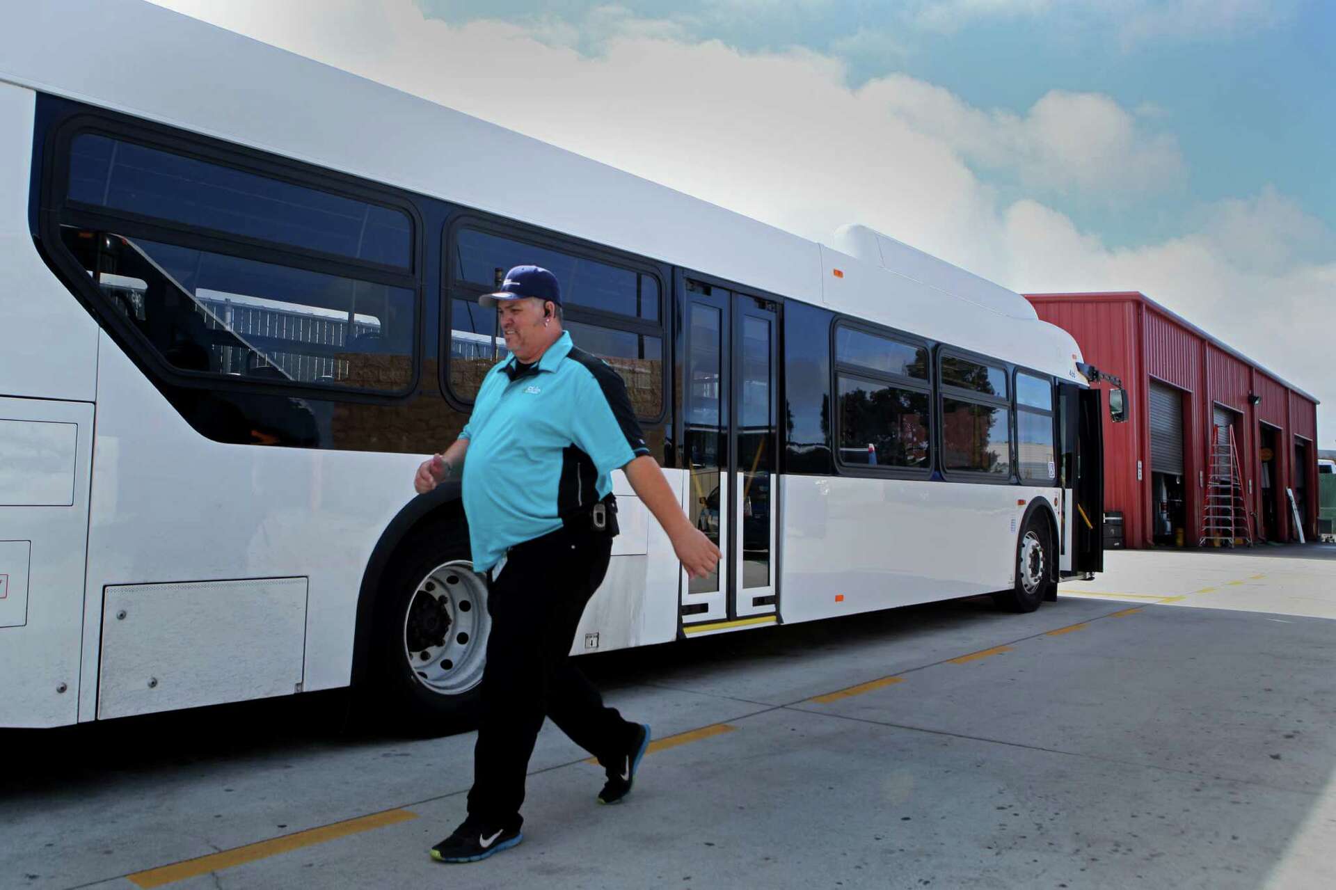 Apple, Yahoo, eBay, Zynga, Genentech bus drivers vote to unionize