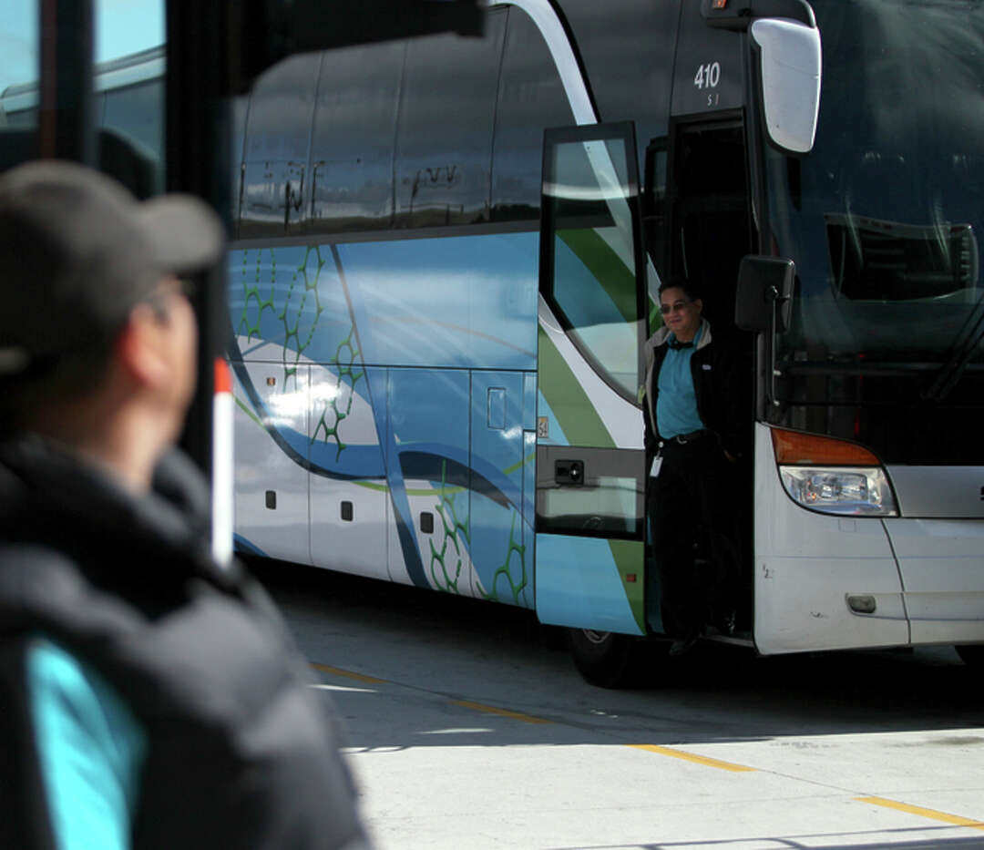Apple, Yahoo, eBay, Zynga, Genentech bus drivers vote to unionize