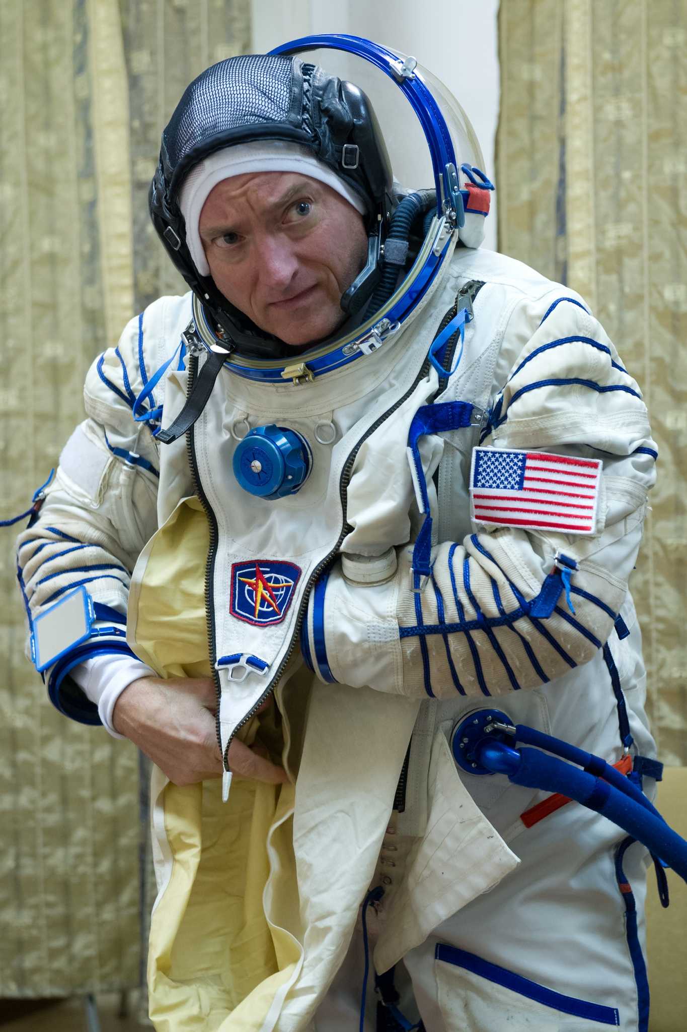 NASA approves Sunday spacewalk despite water leak in helmet