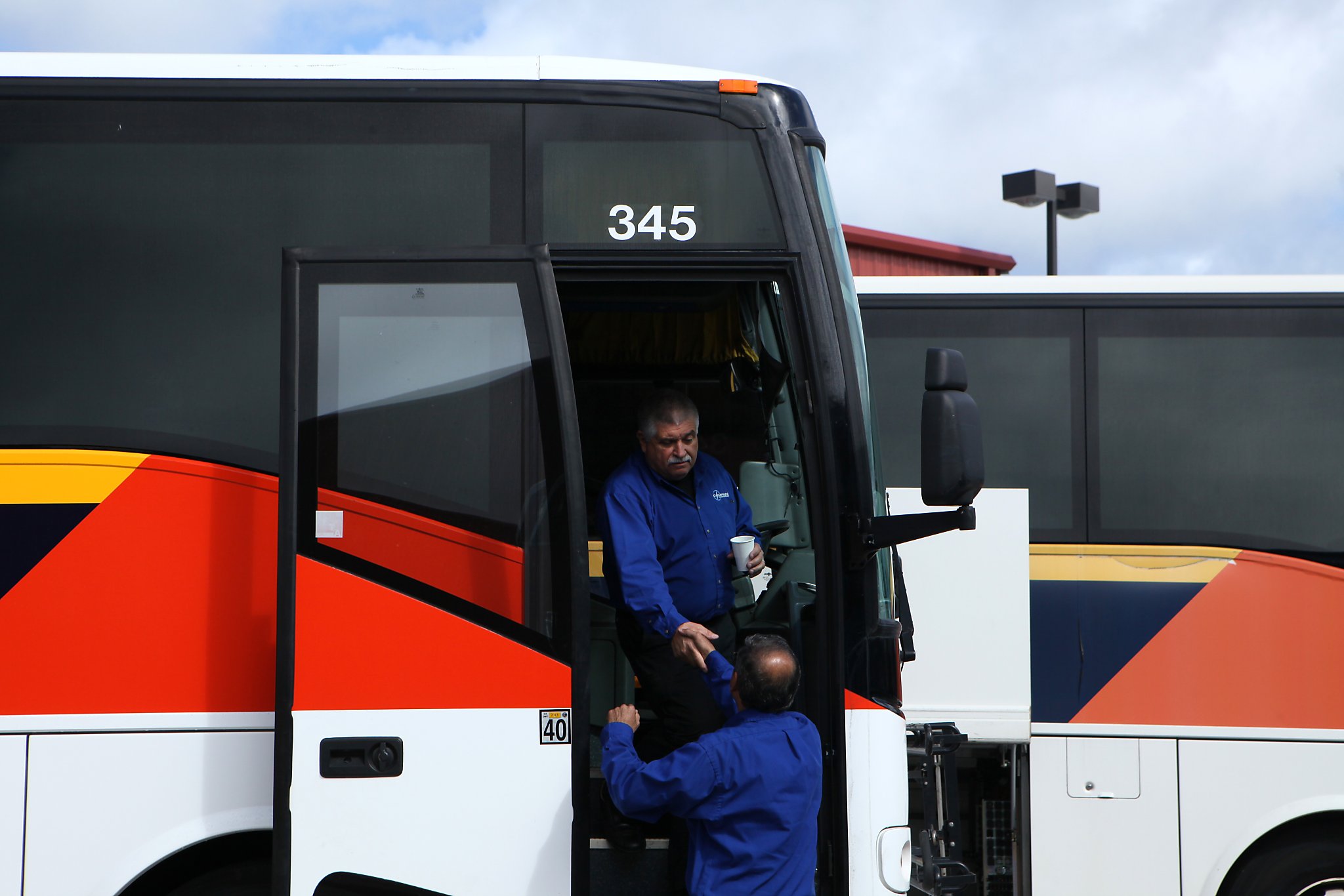 Drivers of buses for tech workers move closer to contract