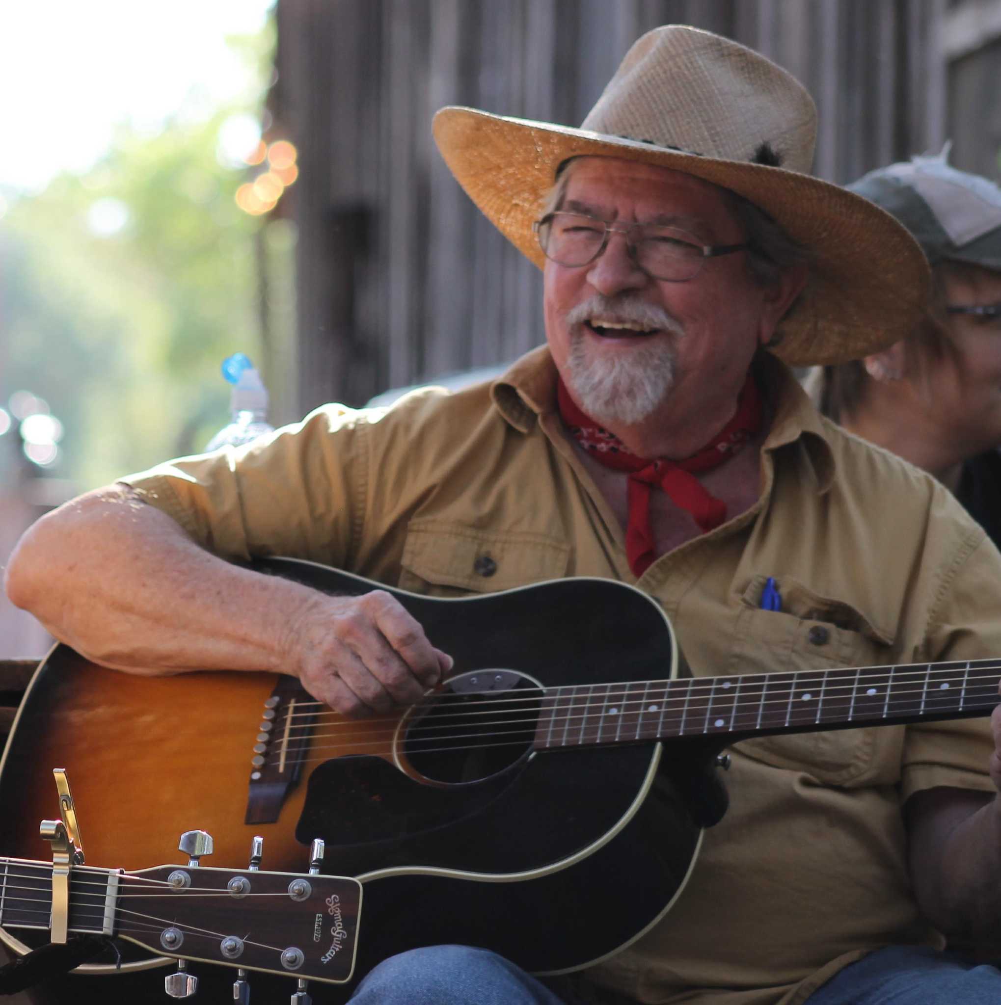 Texas songwriters’ mentor Kent Finlay dies