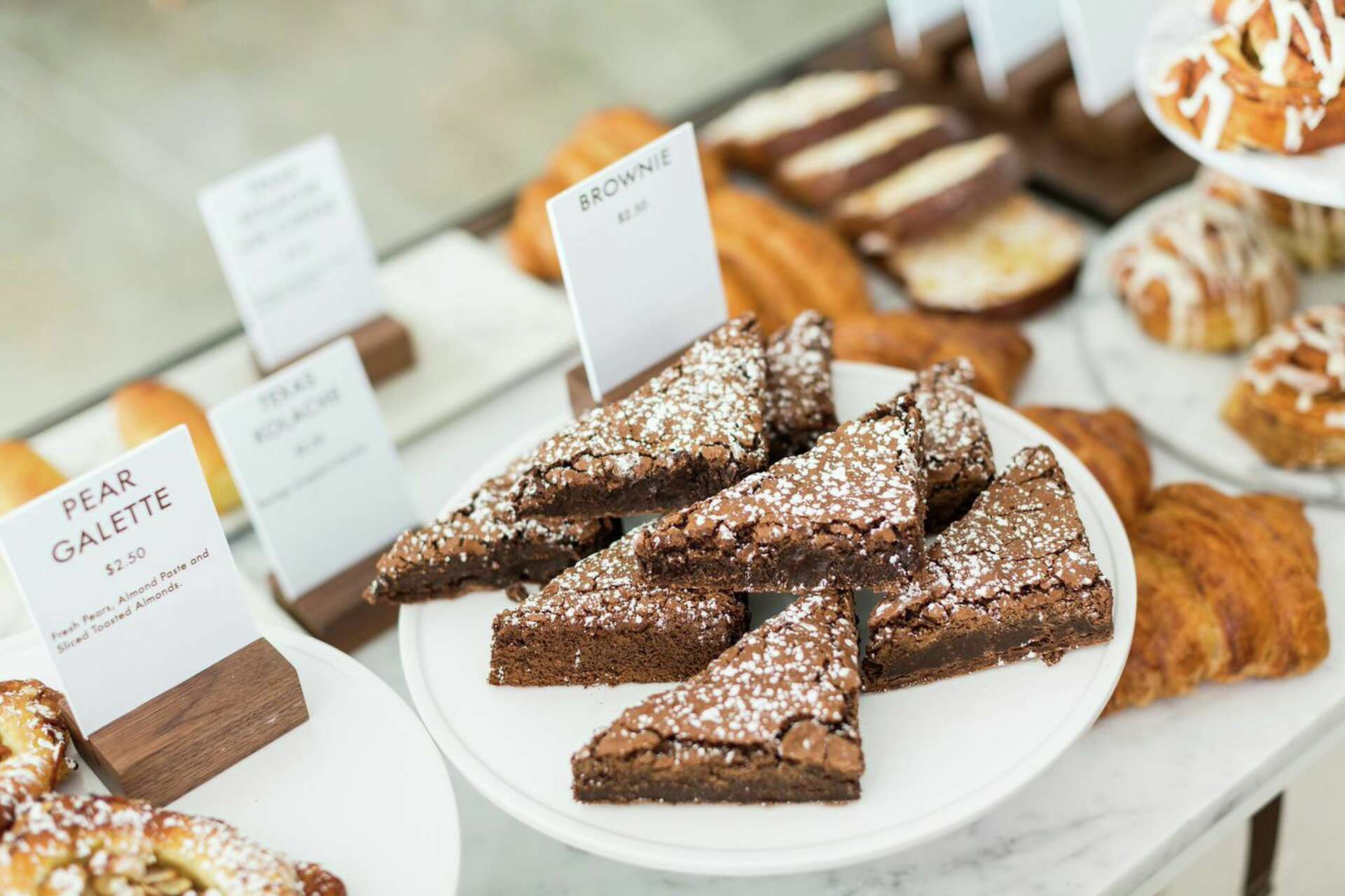 Crave Cupcakes debuts in The Woodlands