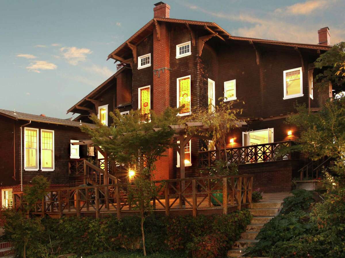 Julia Morgan-designed Vallejo home example of First Bay Tradition