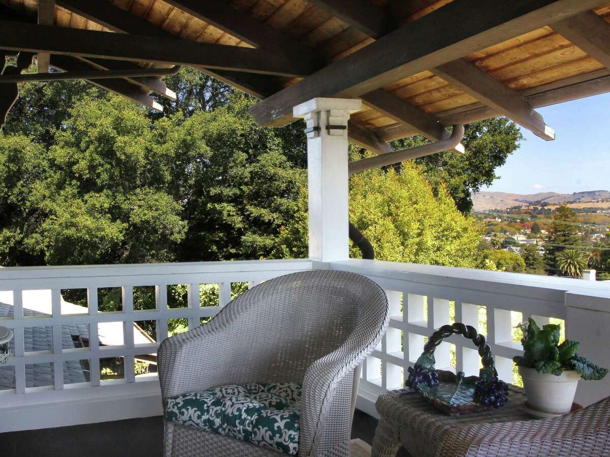 Julia Morgan-designed Vallejo home example of First Bay Tradition