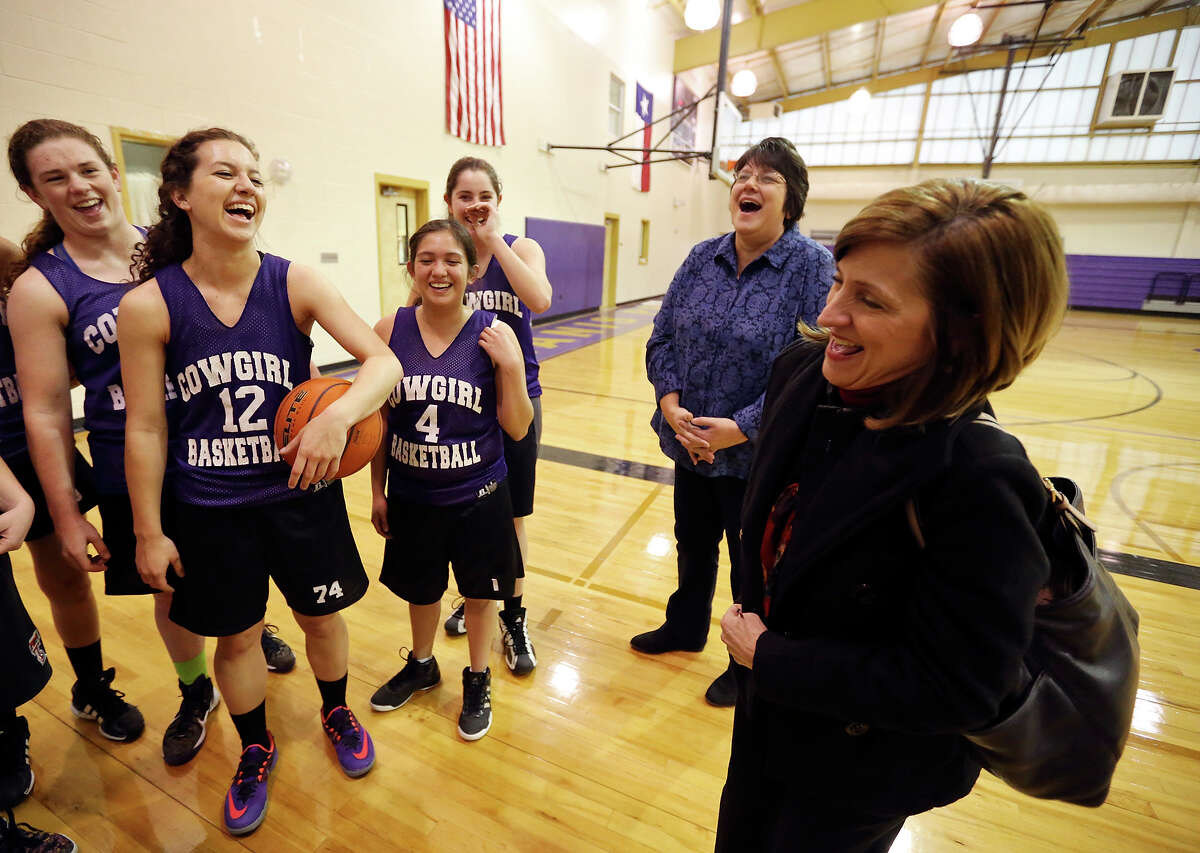 These D’Hanis Cowgirls making own history