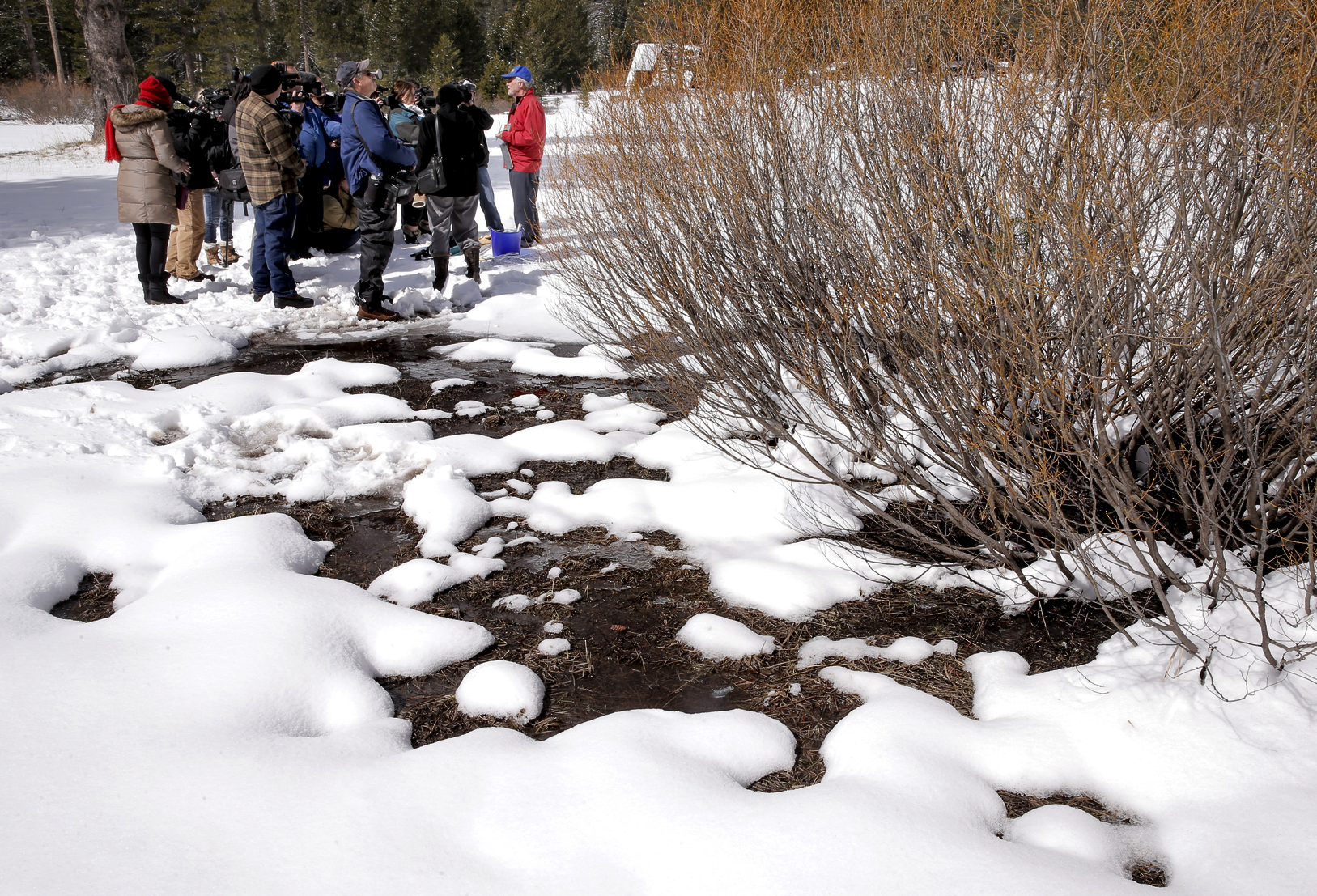 California snow levels reach historic lows