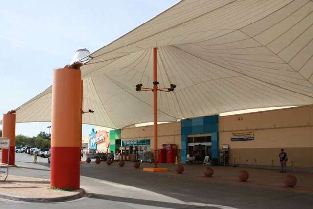 H-E-B El Mercado removed its iconic tent. Here's what's next.