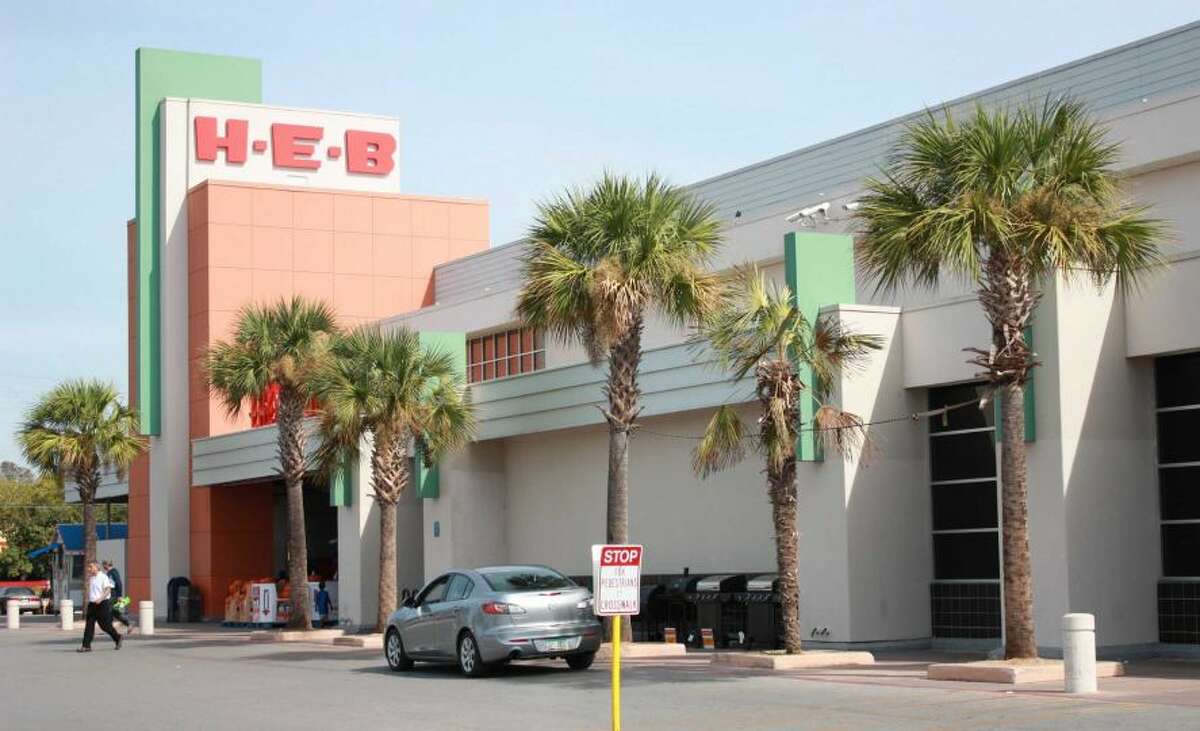 A look back at when the first San Antonio H-E-B opened in 1942
