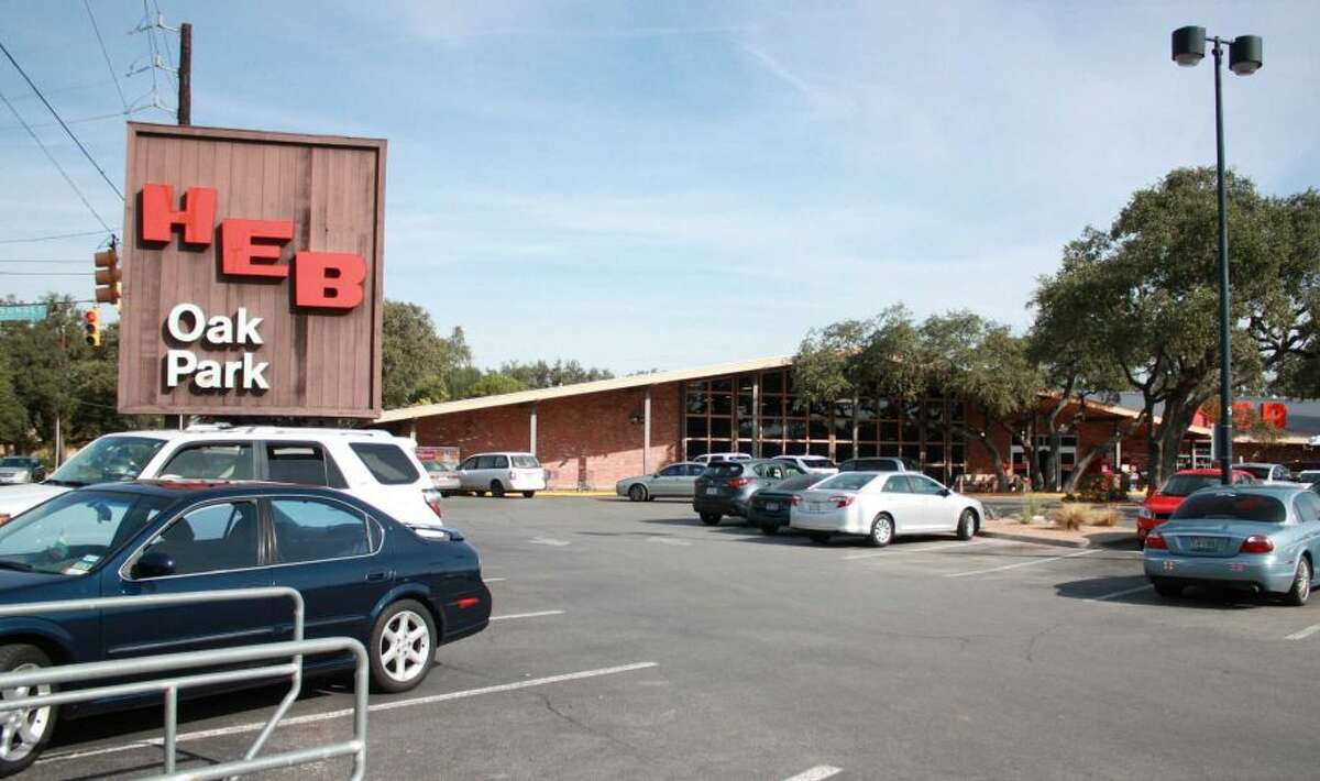 A look back at when the first San Antonio H-E-B opened in 1942