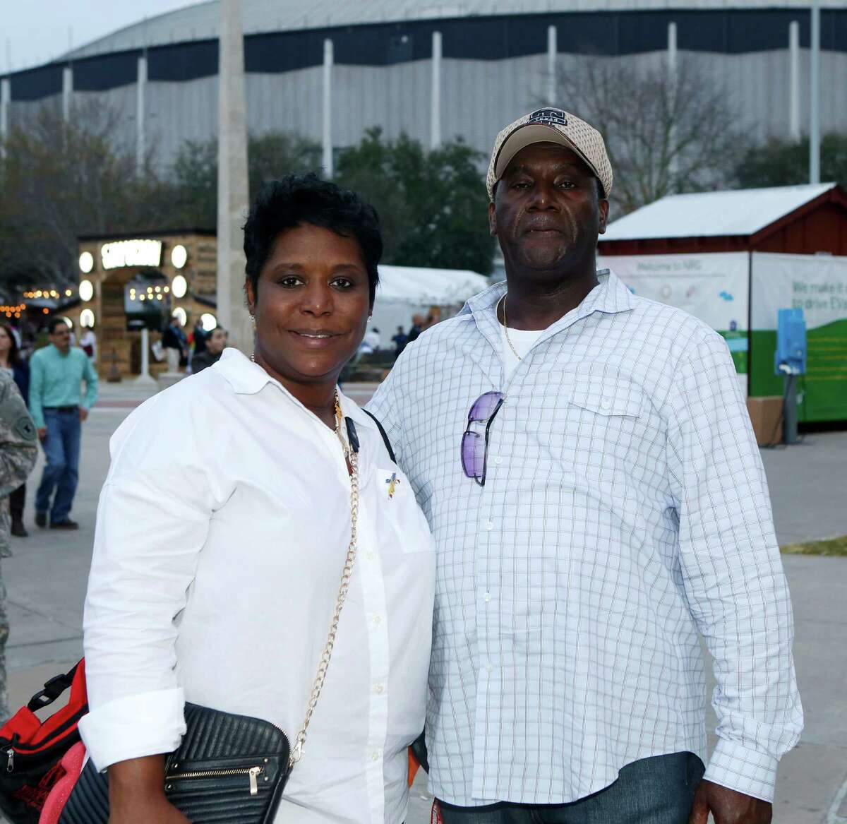 Heartthrob Hunter Hayes takes rodeo spotlight