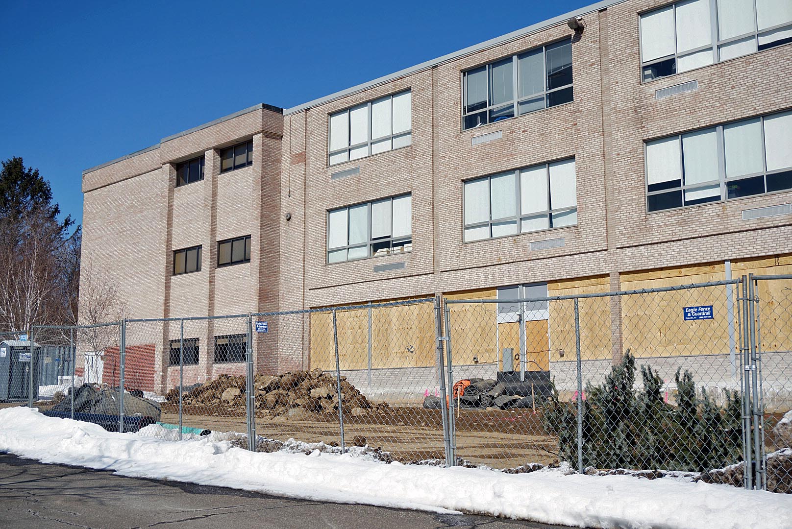 Tetreau displeased by lack of details on Ludlowe project's higher costs