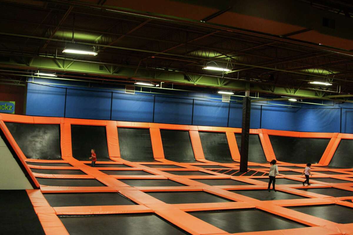 First Look: Flip'z Trampoline Park