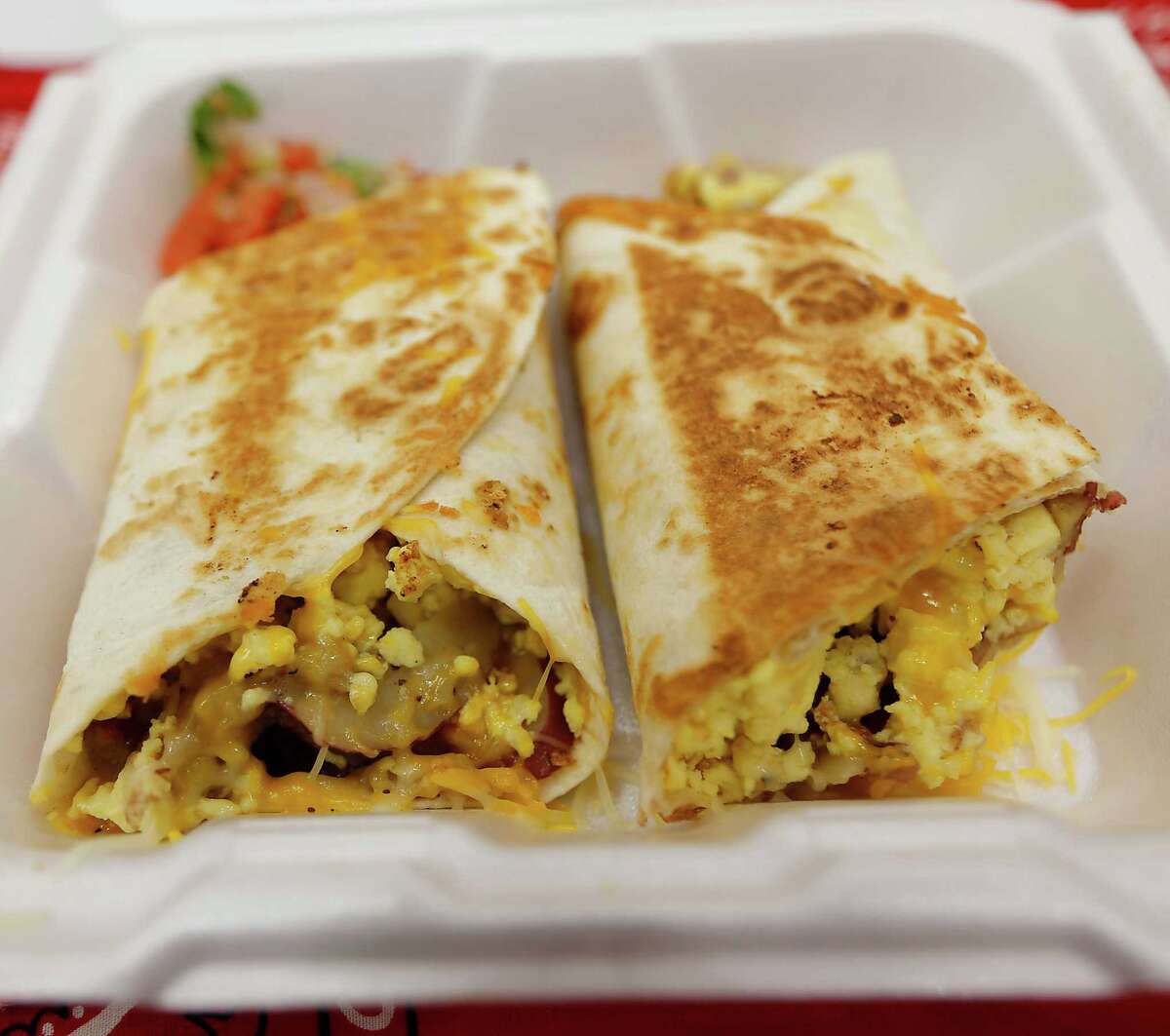 Big flavors, bigger servings dominate Midway food offerings