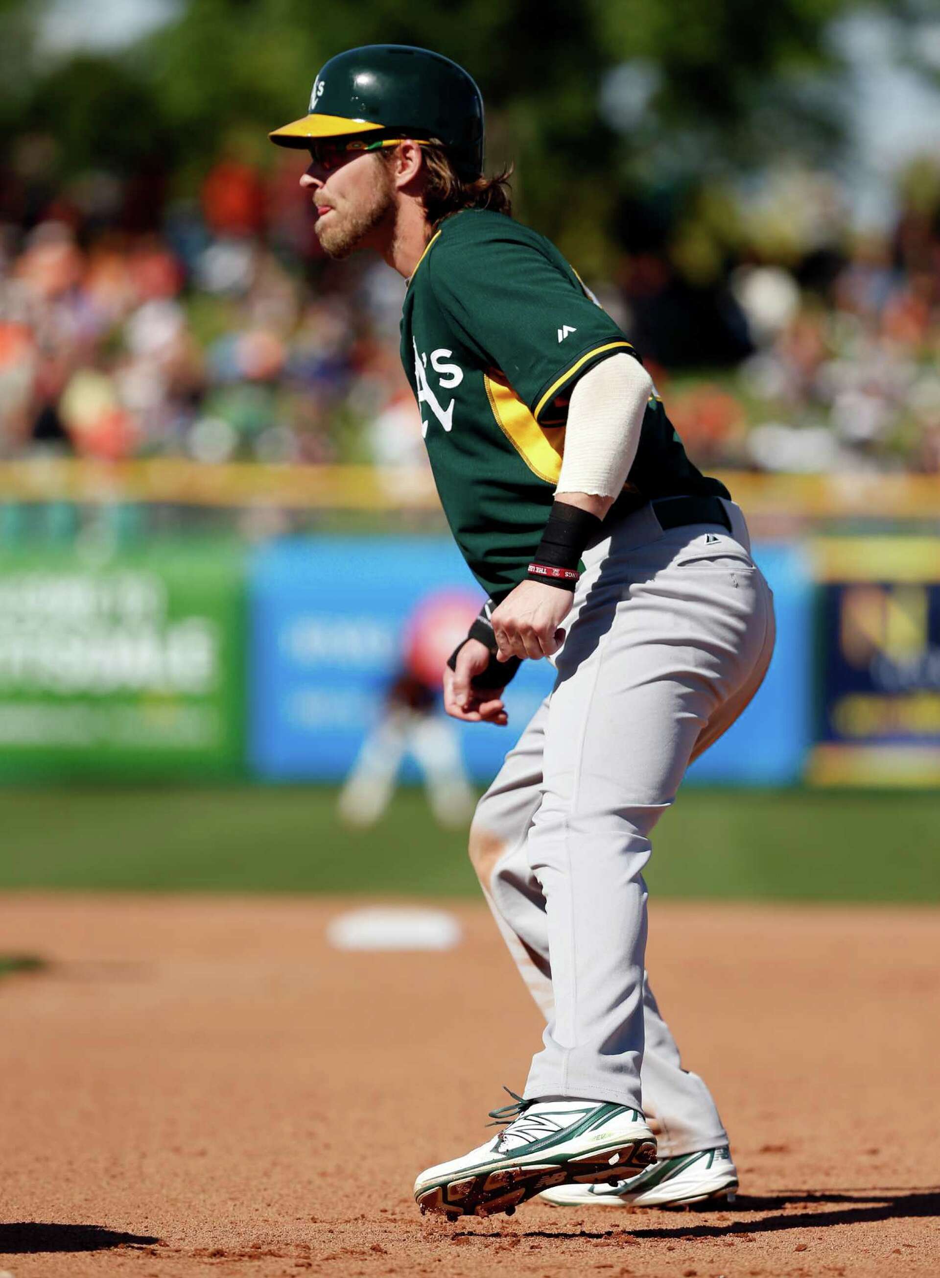 Josh Reddick scratched from A’s lineup with oblique strain