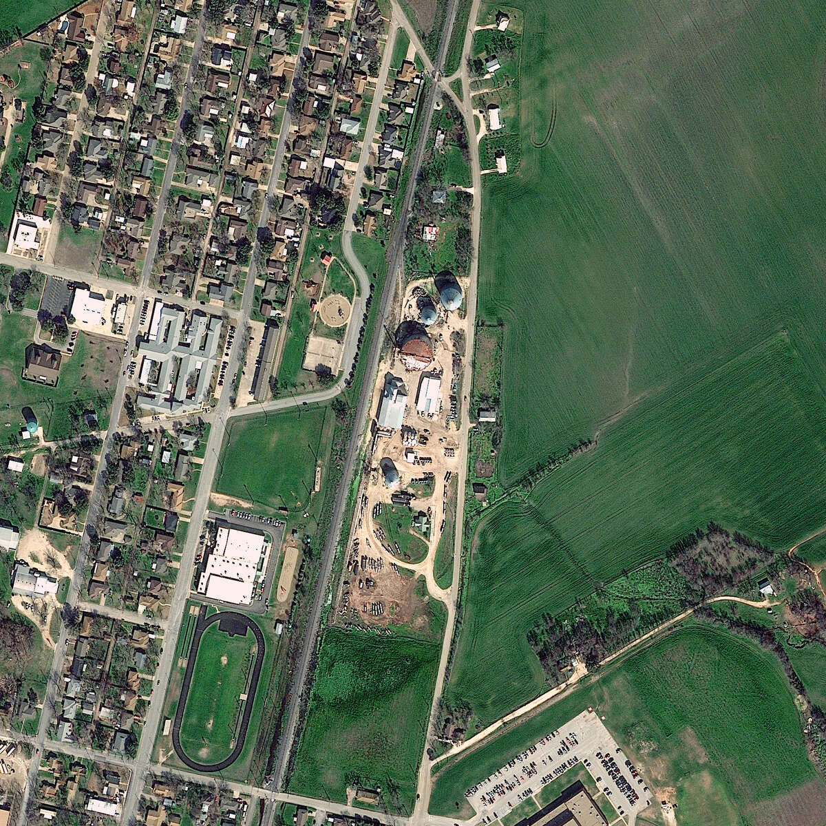 Massive satellite web will produce daily images of the entire Earth