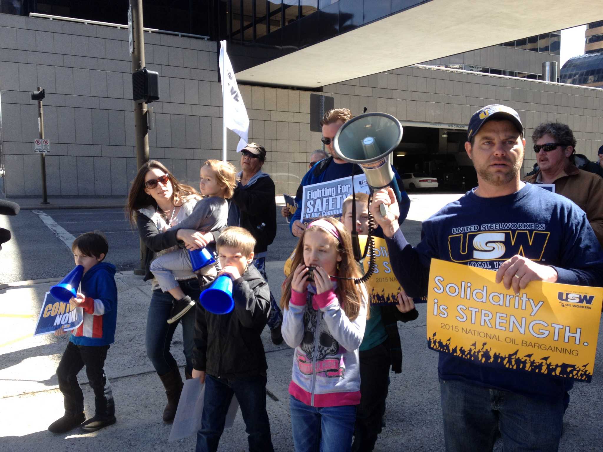 Shell union members in Deer Park approve end to strike