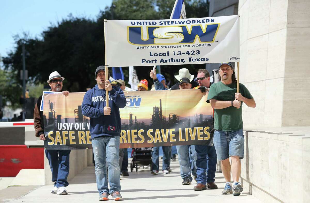 Refinery workers optimistic as strike grows ever longer