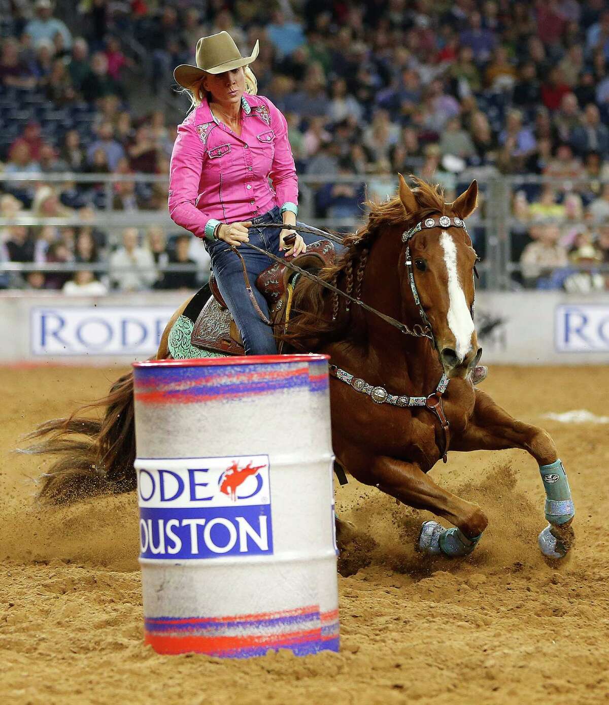 Stuntwoman turned barrel racer Ann Scott welcomed at first RodeoHouston