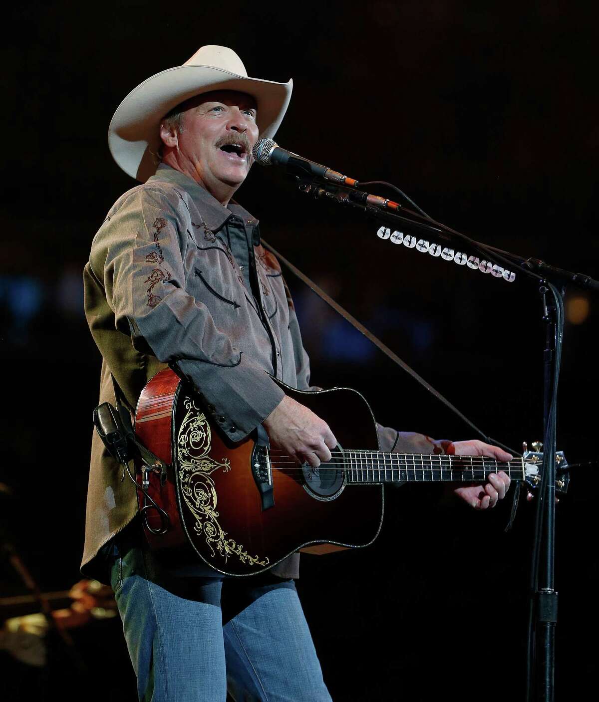 It's not the first rodeo for the charming Alan Jackson