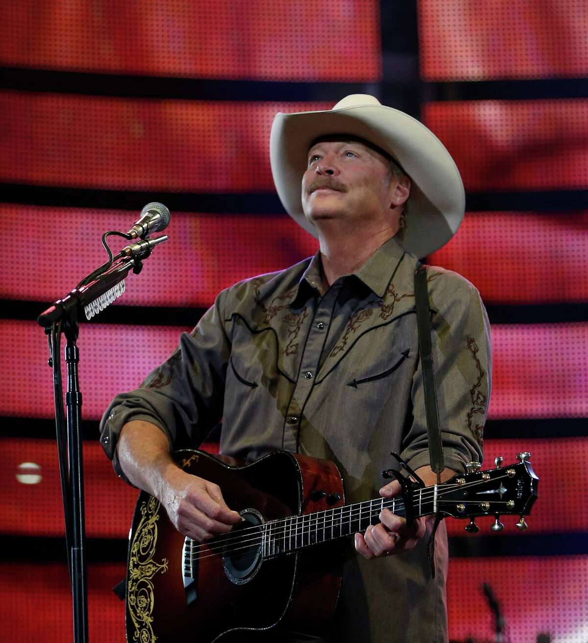 It's not the first rodeo for the charming Alan Jackson