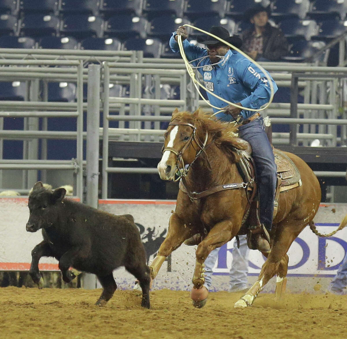 25 year RodeoHouston veteran Fred Whitfield advances out of Super Series II