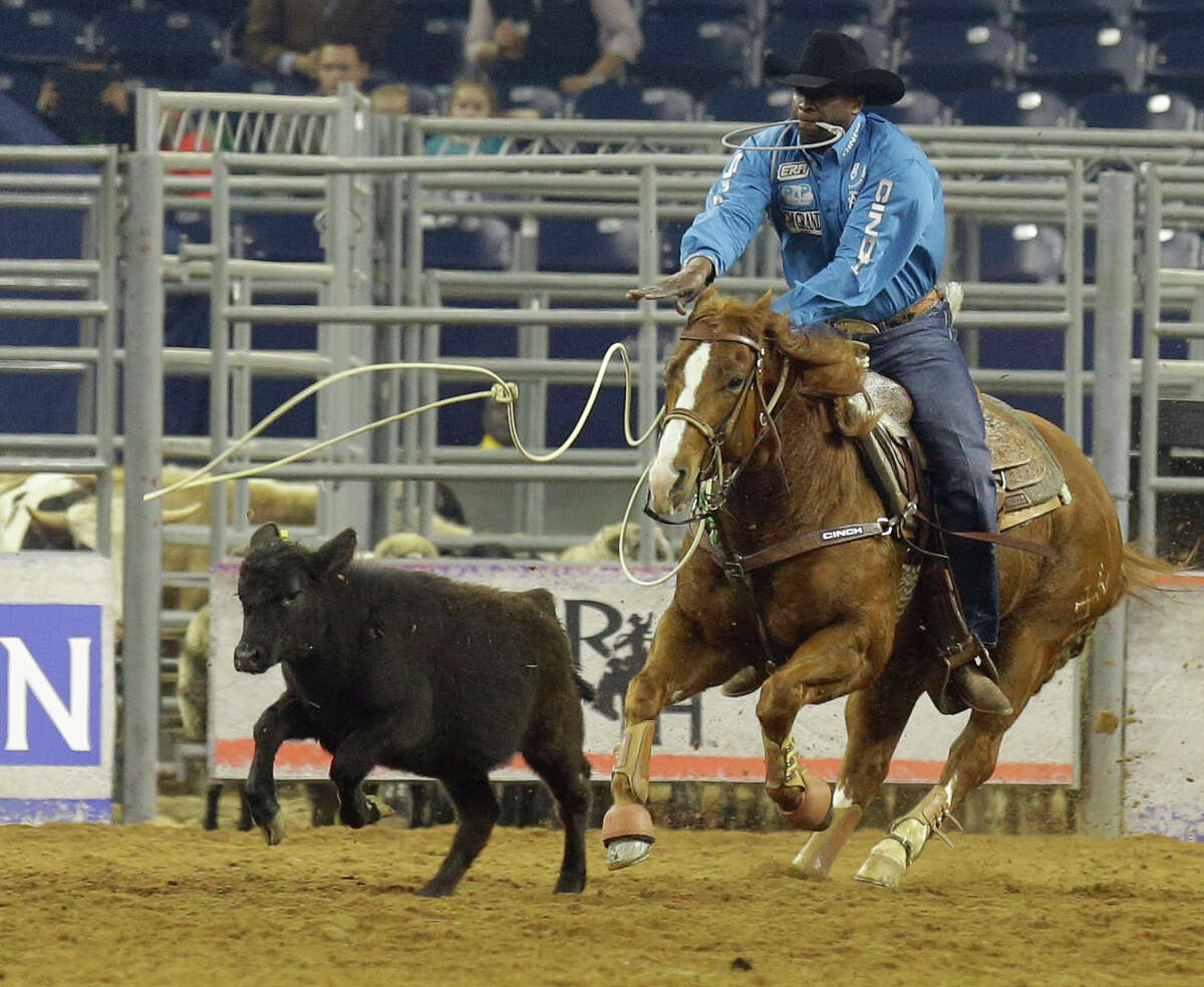 25 year RodeoHouston veteran Fred Whitfield advances out of Super Series II