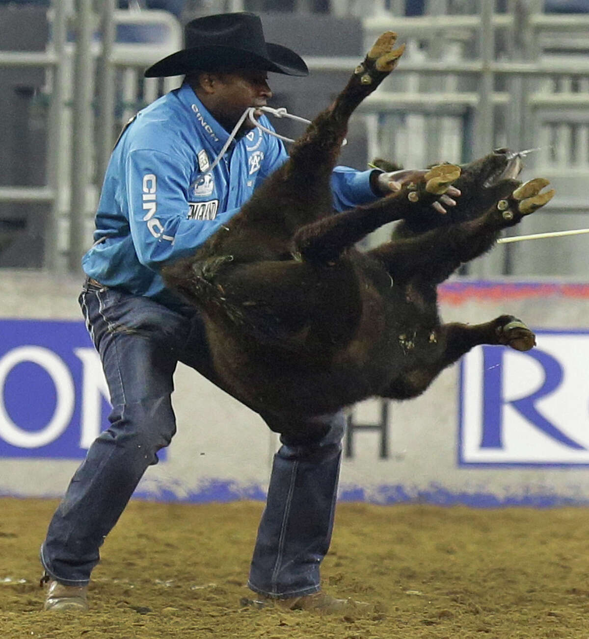 25 year RodeoHouston veteran Fred Whitfield advances out of Super Series II