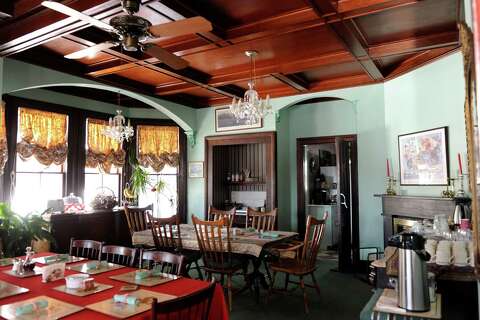 10 picturesque inns for a fall getaway in Connecticut