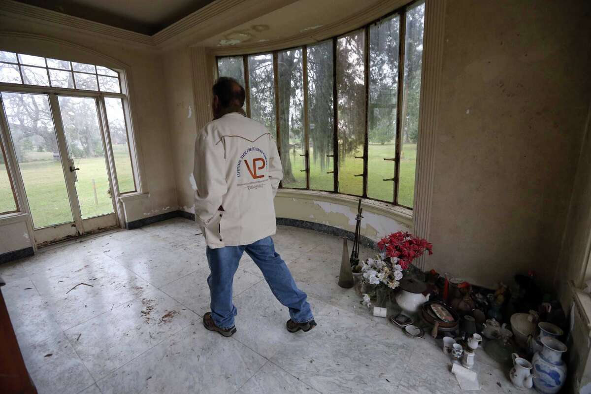 Weingarten mansion begins its transformation