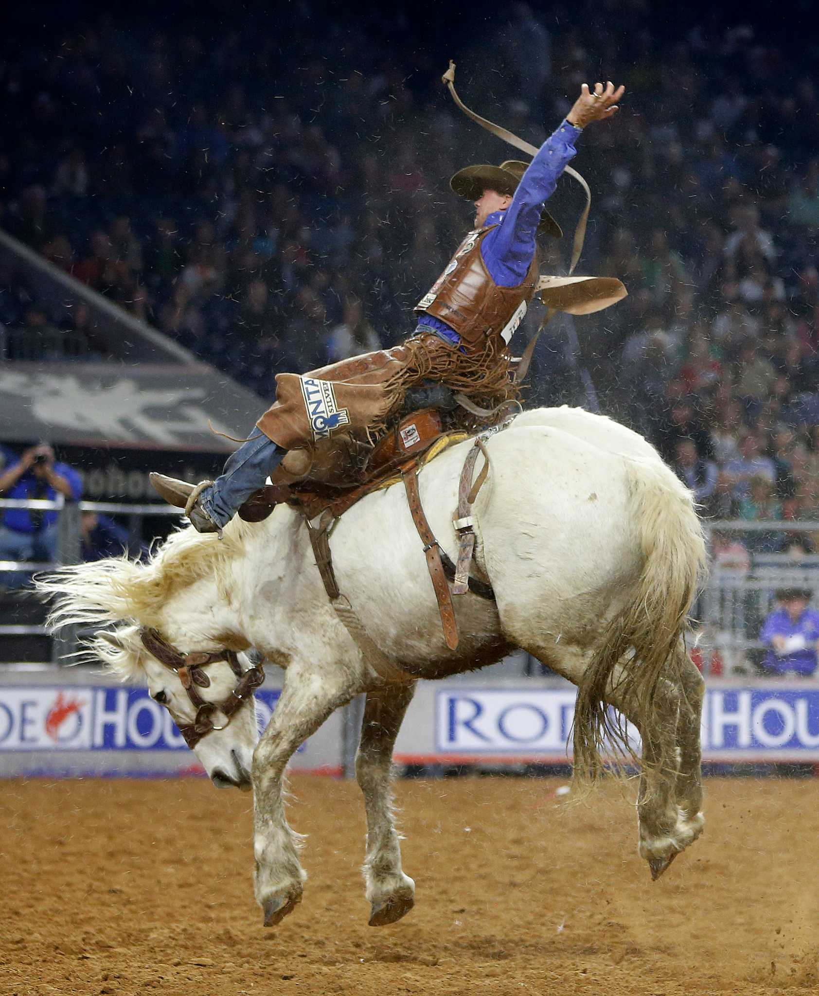 Veteran bronc rider DeMoss aims to show he's not done