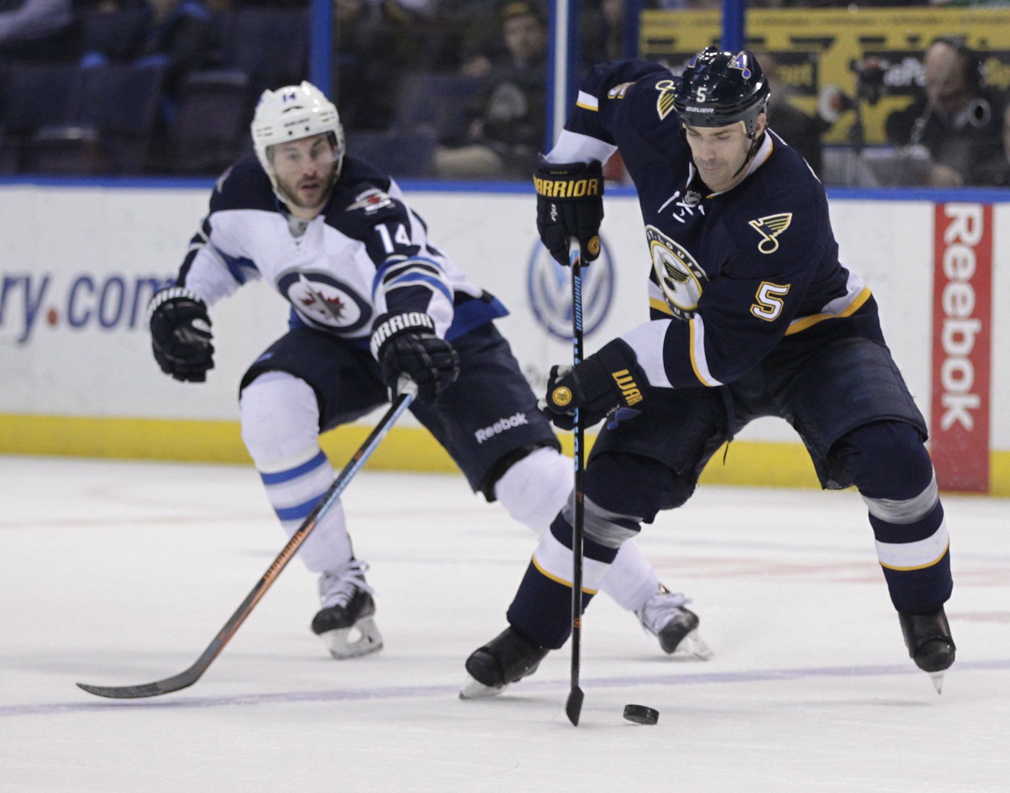 Center-ice goalwins it for Blues