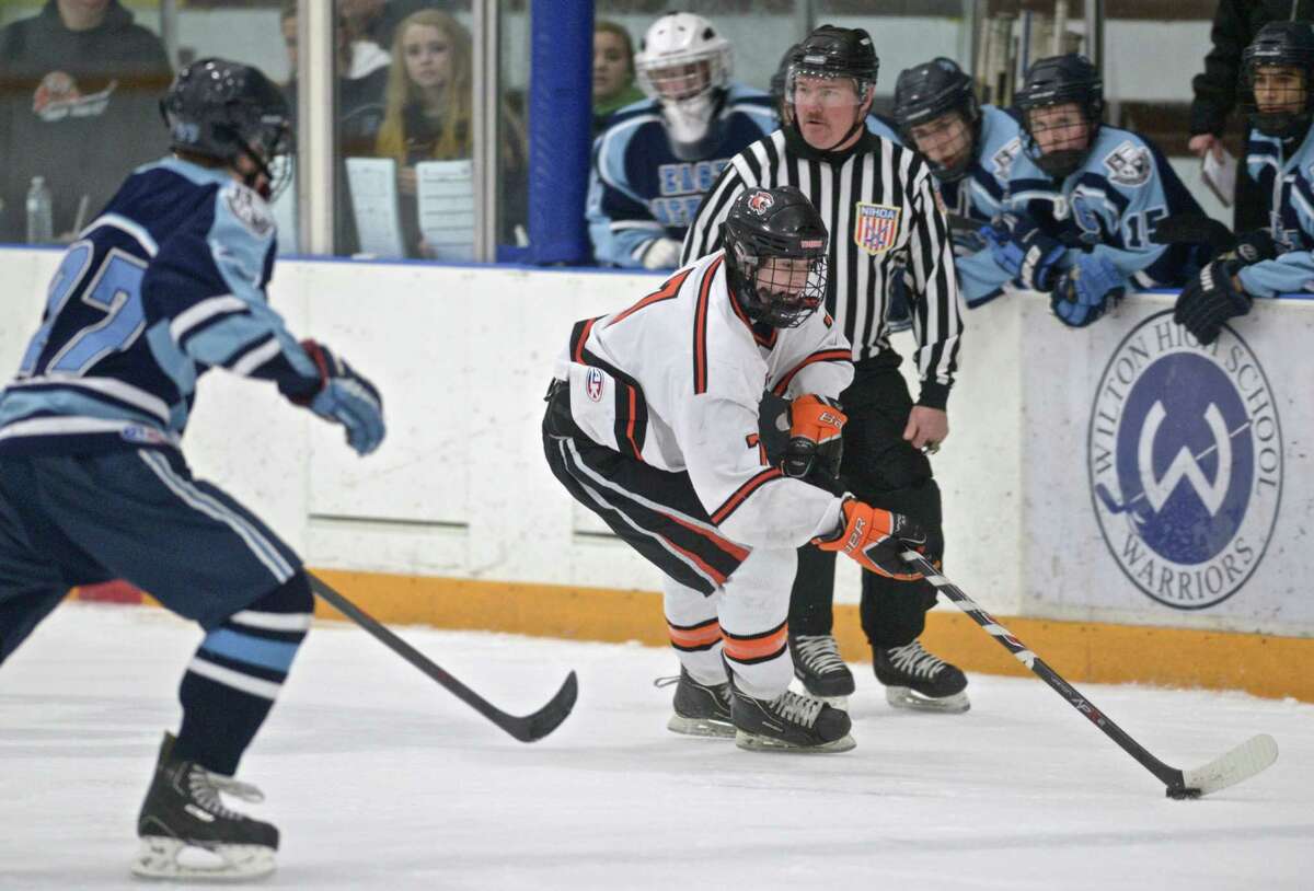 Ridgefield ices East Catholic, gets set for battle with FCIAC rival Darien