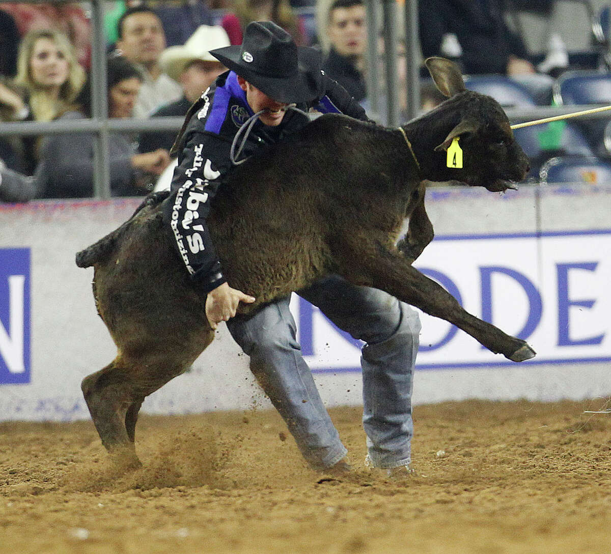 Tie-down roper Peek among those advancing to rodeo semifinals