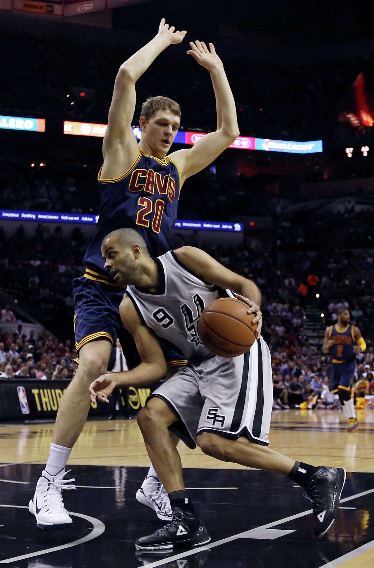 Unconscious Irving, missed free throws doom Spurs