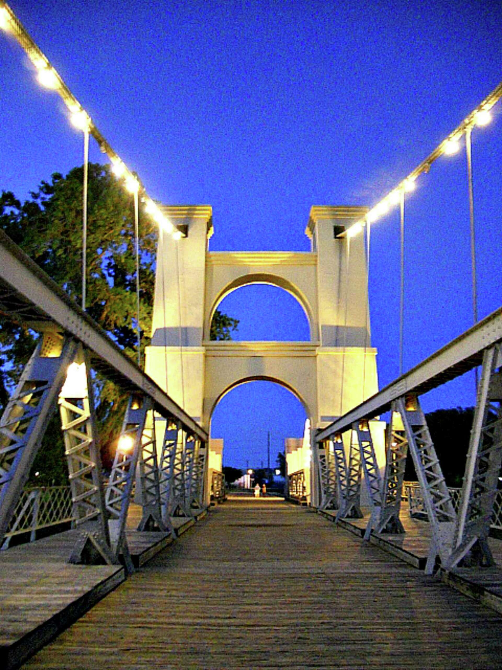 Exploring Waco on two wheels