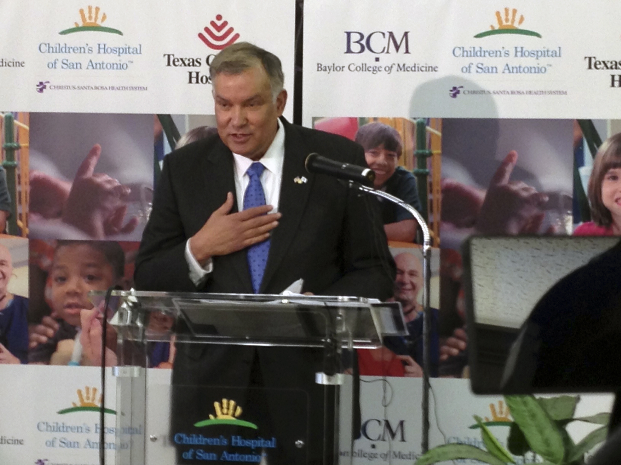 Former USAA CEO Joe Robles dies at 78