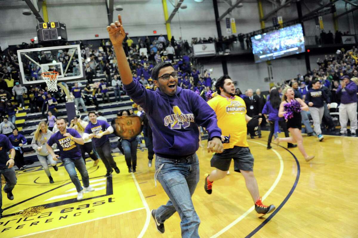 Peter Hooley's 3 sends UAlbany basketball back to NCAA Tournament