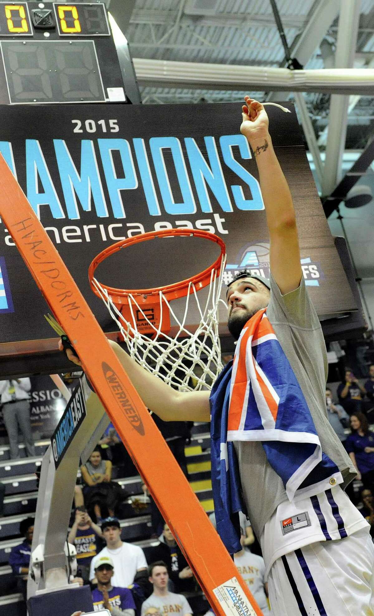 Peter Hooley's 3 sends UAlbany basketball back to NCAA Tournament