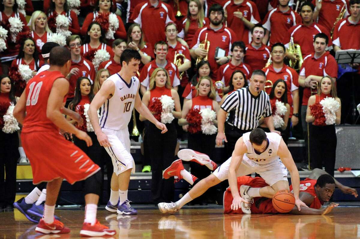 Peter Hooley's 3 sends UAlbany basketball back to NCAA Tournament