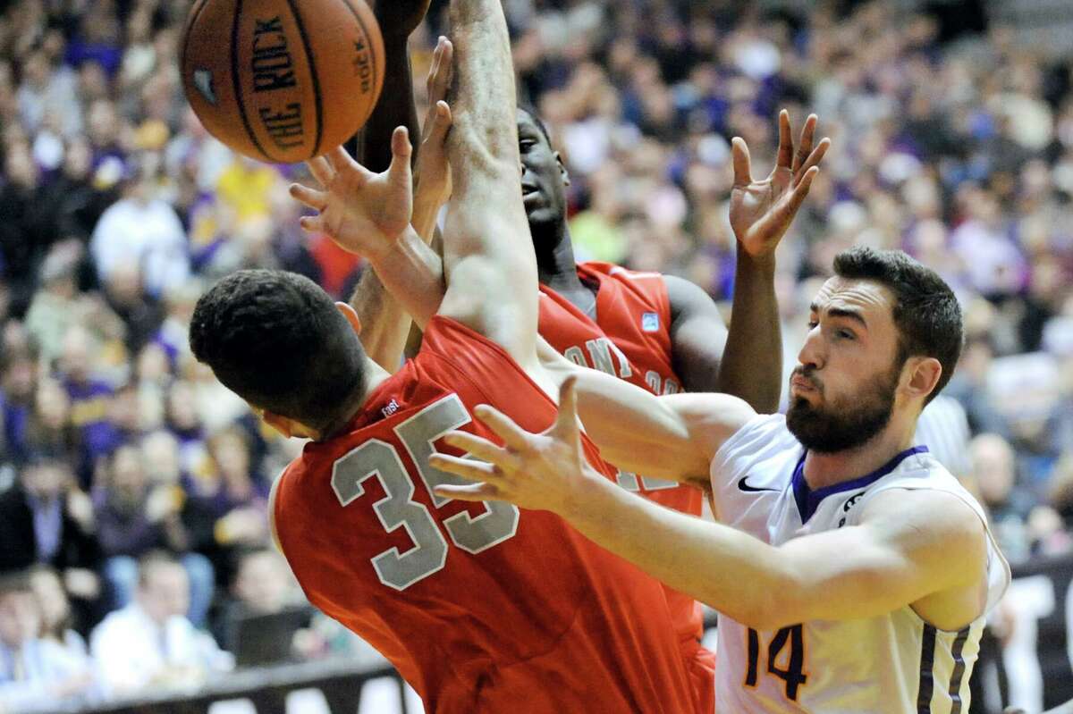 Peter Hooley's 3 sends UAlbany basketball back to NCAA Tournament