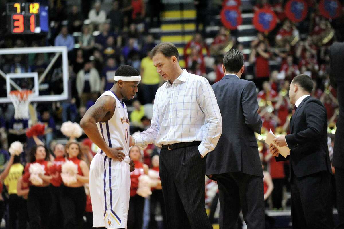 Peter Hooley's 3 sends UAlbany basketball back to NCAA Tournament