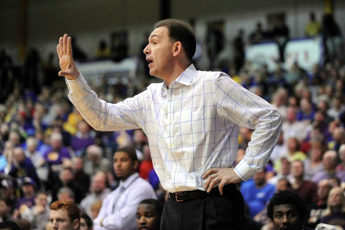 Peter Hooley's 3 sends UAlbany basketball back to NCAA Tournament
