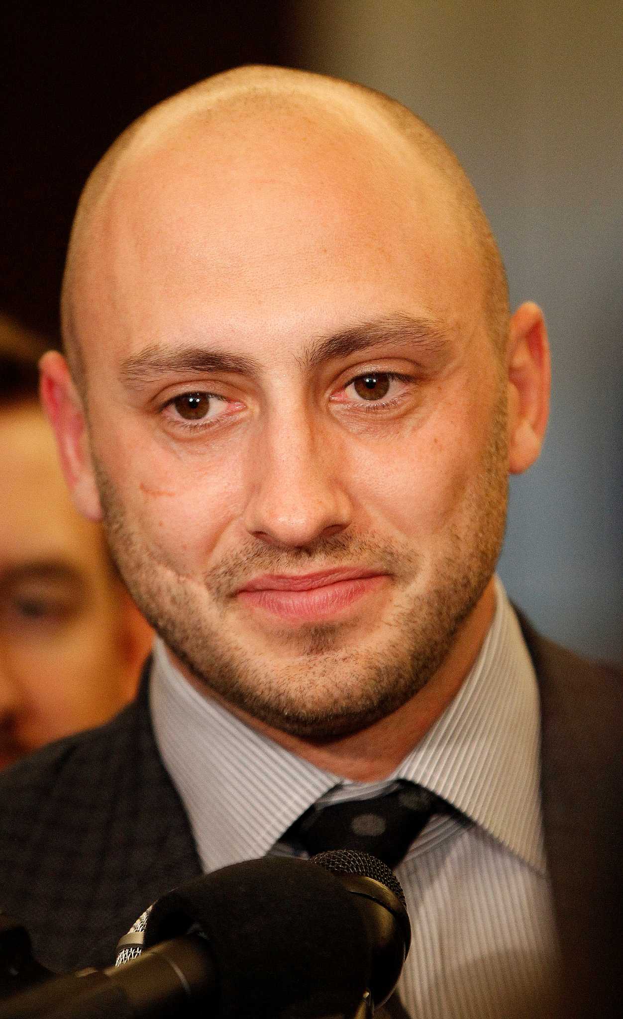 Hoyer brings football junkie mentality to Texans