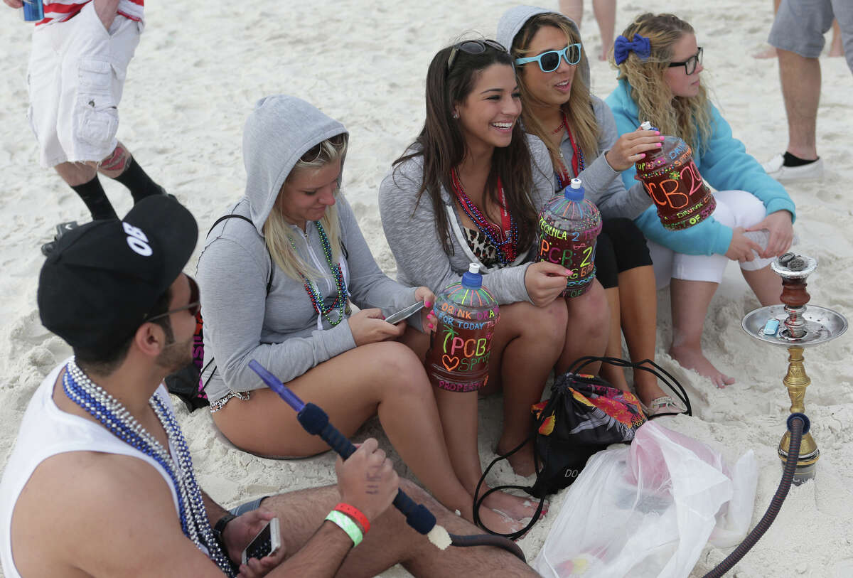 College Students Cut Loose For Spring Break