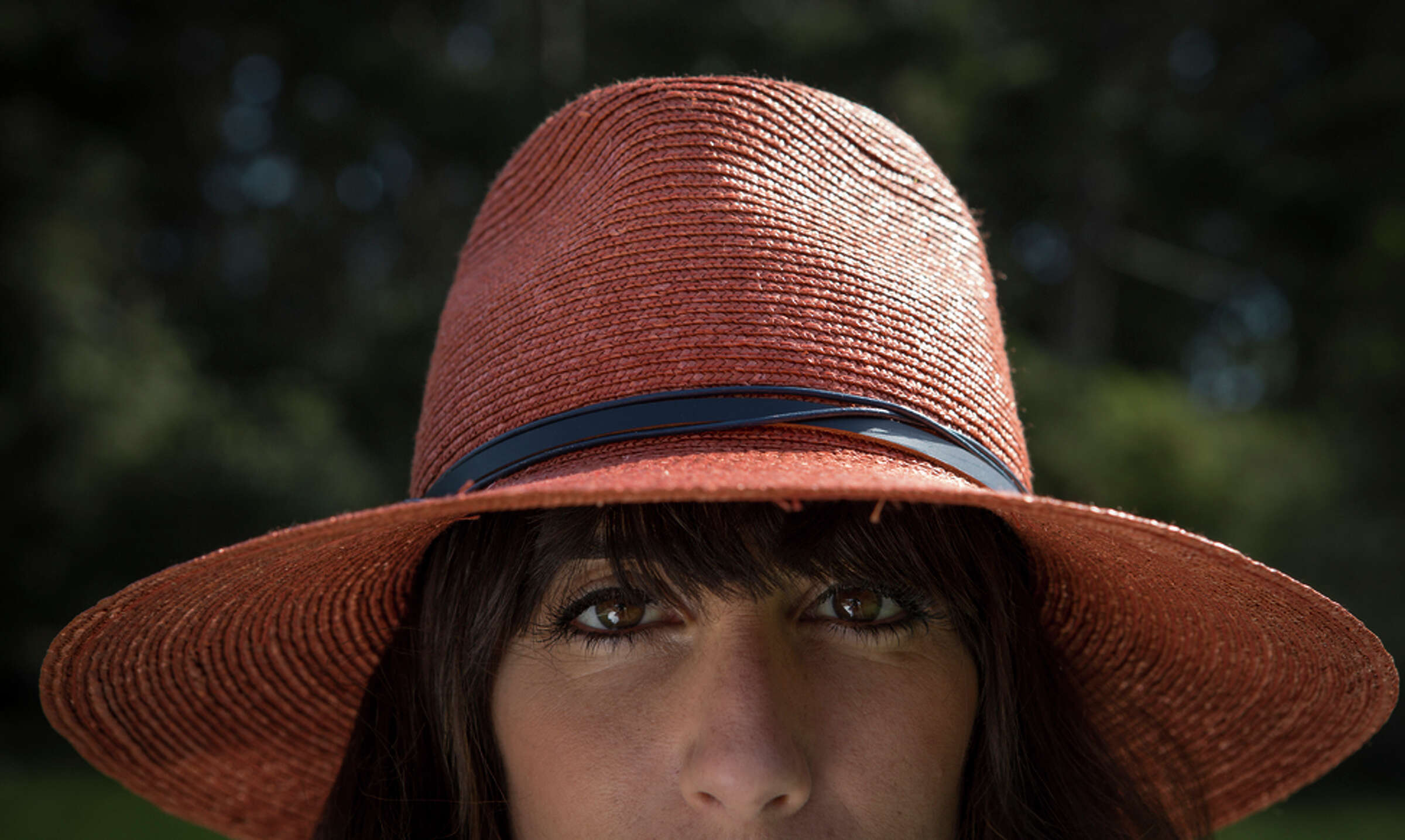 Nicki Bluhm rocks ’70s spring fashion