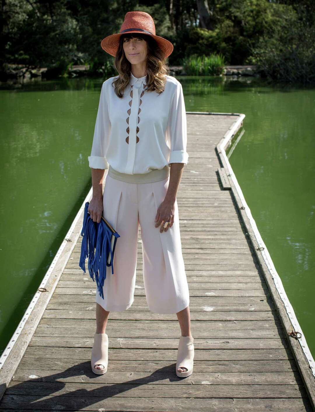 Nicki Bluhm rocks ’70s spring fashion