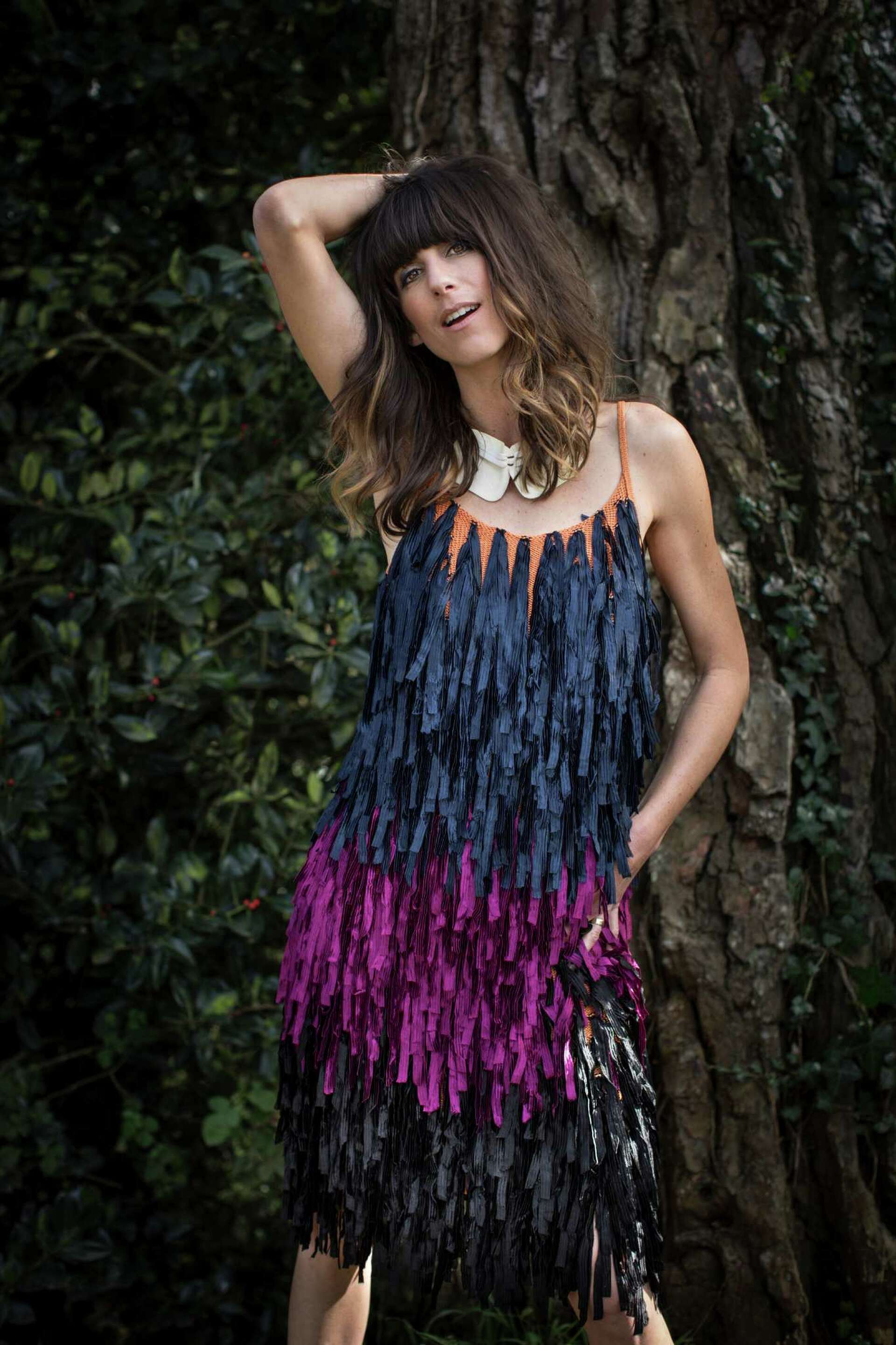 Nicki Bluhm rocks ’70s spring fashion