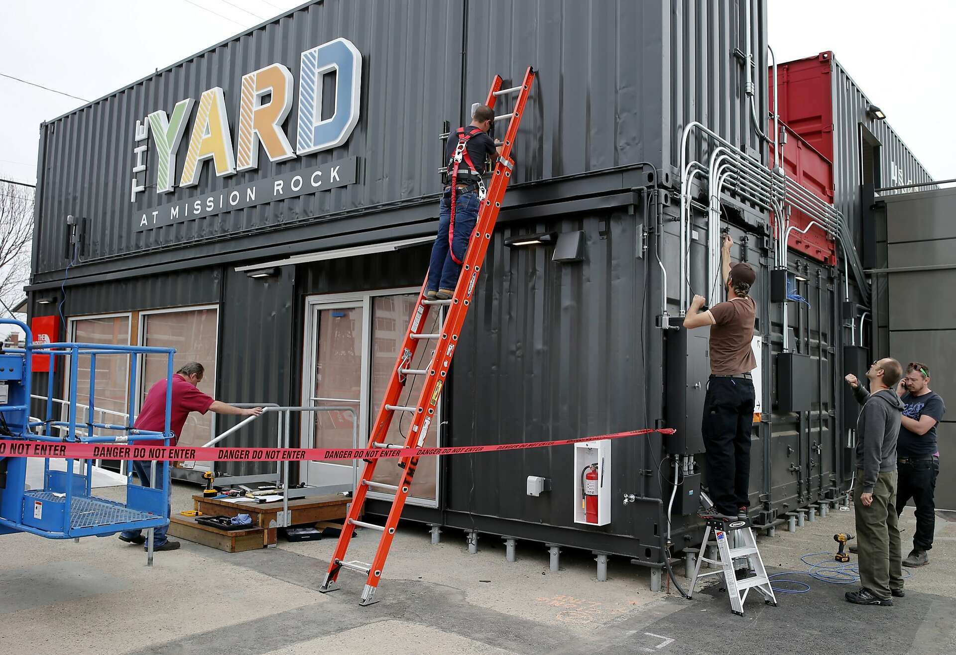 Urban-chic shipping pods catch on in Giants development