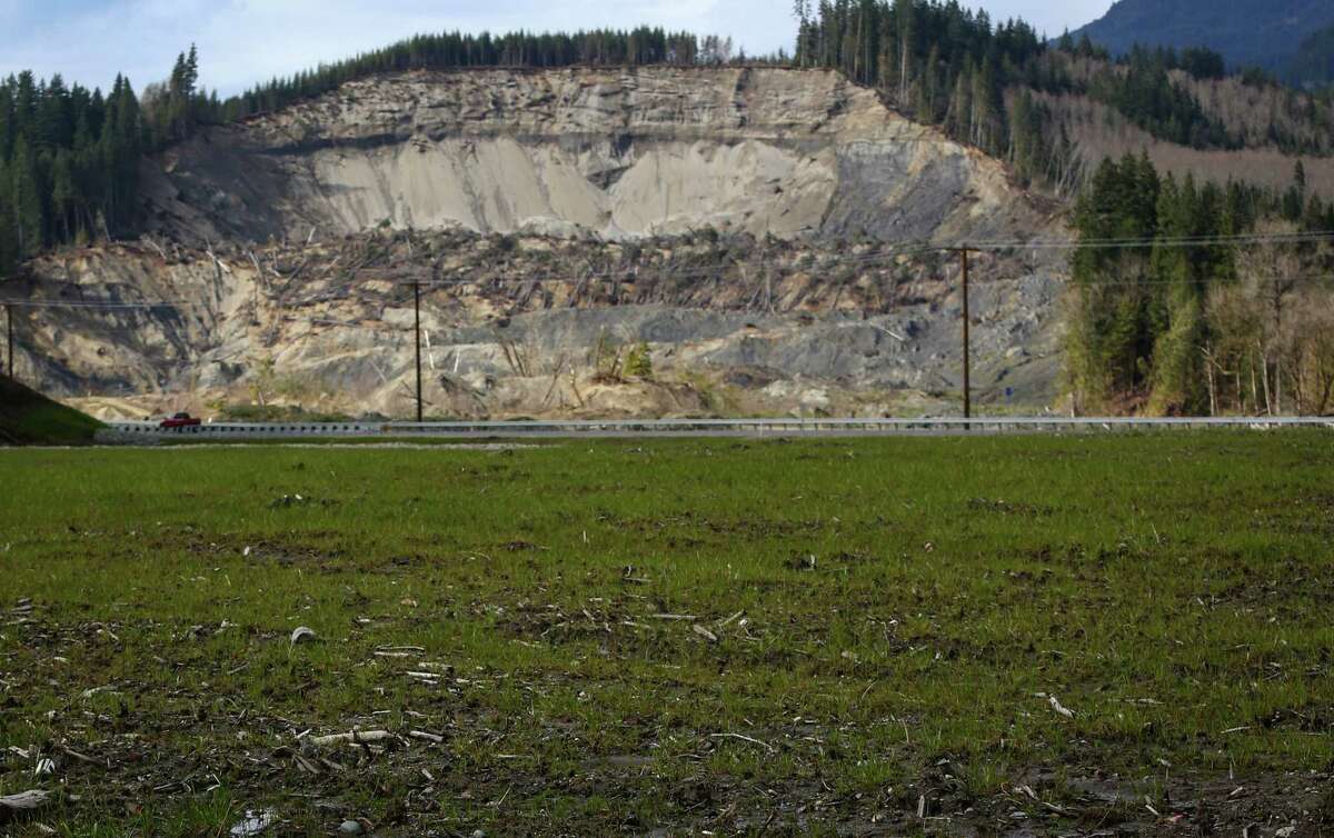 Oso mudslide, interactive before, after images